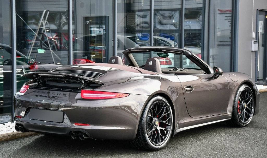 Porsche 911 Carrera GTS Cabriolet - MTS Auto Import - Courtier automobile