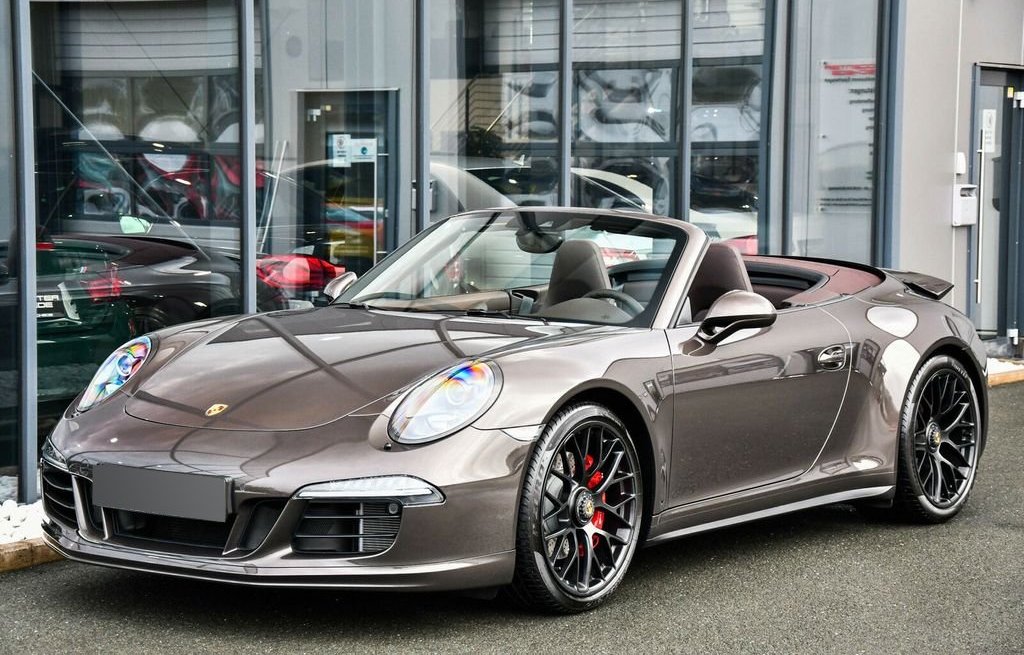 Porsche 911 Carrera GTS Cabriolet - MTS Auto Import - Courtier automobile